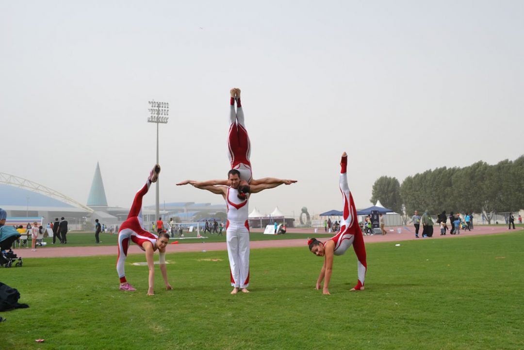 Acrobatic Troupe - Tumbellina
