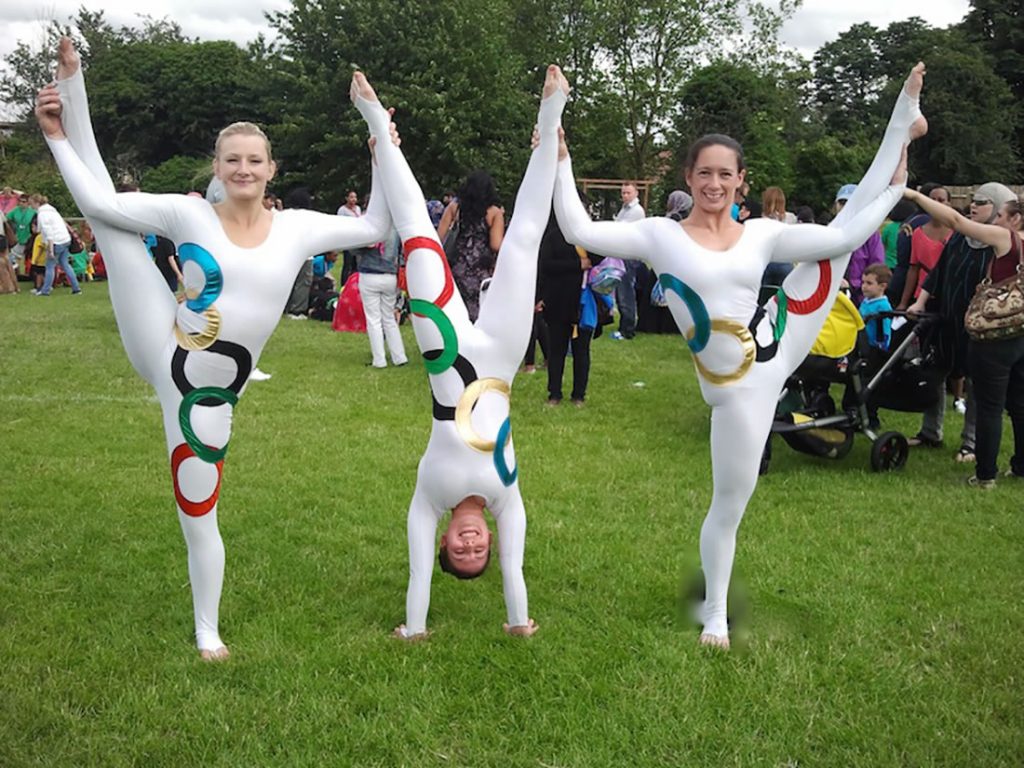 Acrobatic Troupe - Tumbellina