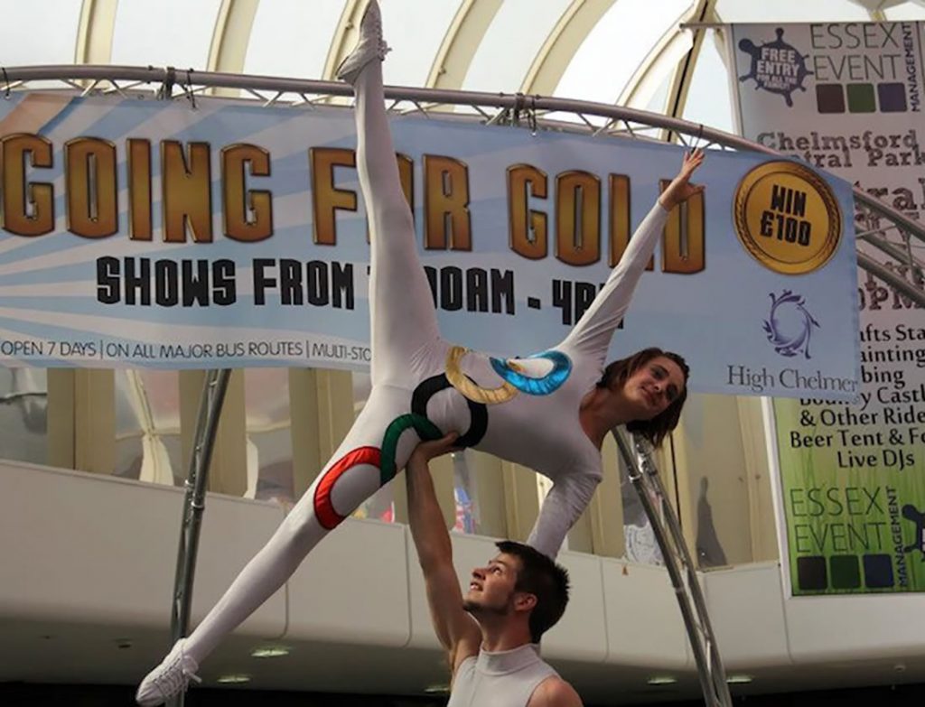 Acrobatic Troupe - Tumbellina